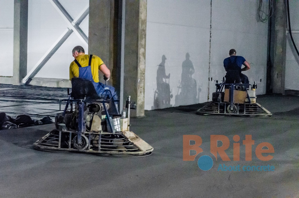 Смесь сухая для упрочнения бетонных полов mastertop 450 natural - 95 фото